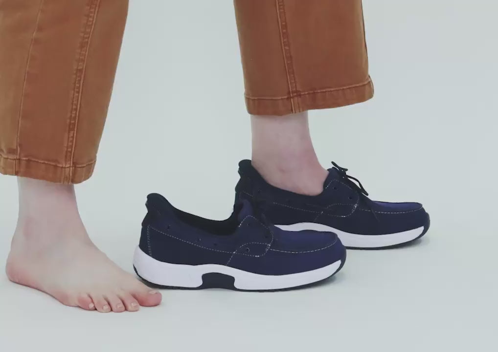 Women's Captain Hands-Free Boat Shoe in Navy – Orthofeet®